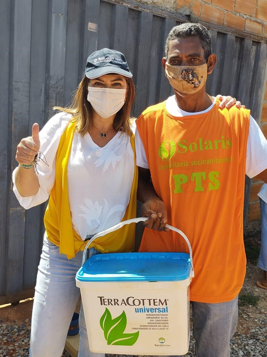 Planting trees and cleaning up backyards to prevent dengue fever ...