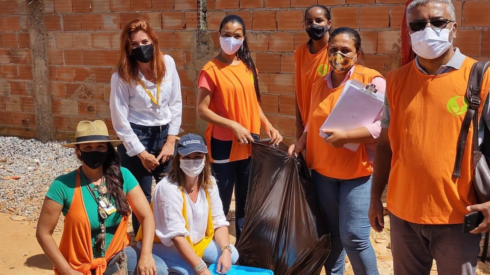 Planting trees and cleaning up backyards to prevent dengue fever ...